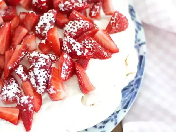 Pavlova aux fraises facile