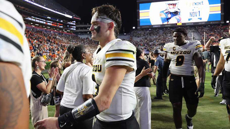 Looking for QB, Huskies reportedly hosting Beau Pribula