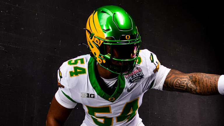 Oregon Ducks' Peach Bowl uniforms make history
