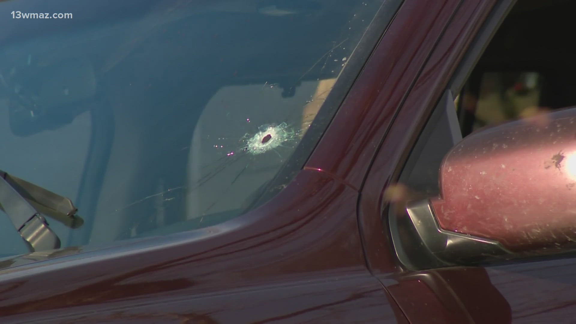 ICE officer shoots, kills woman during Minneapolis immigration raid ...