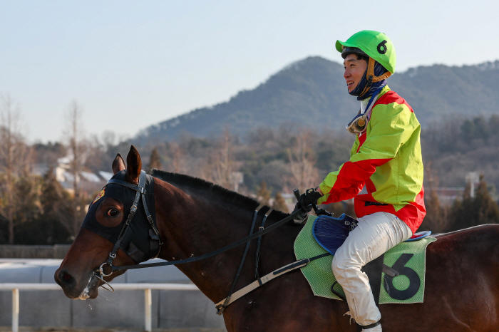 Year of the Red Horse, New Year's first week horse racing review at Let ...