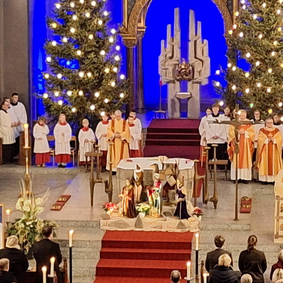 Feierlicher Gottesdienst zur neuen Pfarrgemeinde „Heilige Mutter Teresa ...