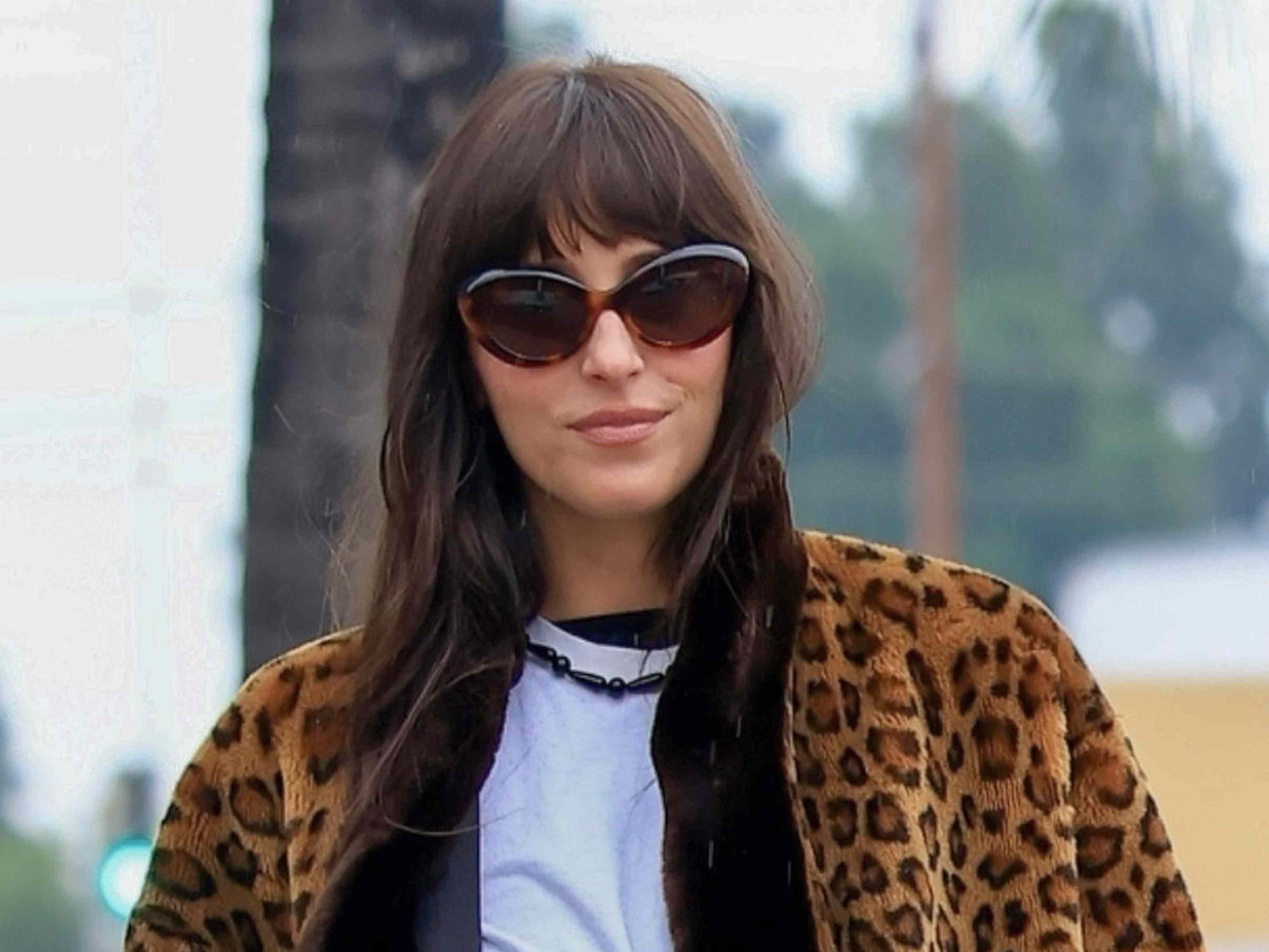 Dakota Johnson wore the rich-girl, underrated sneaker trend that's ...