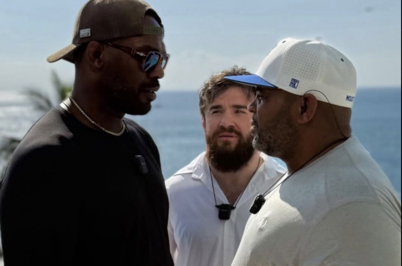 Video: Old Daniel Cormier agrees to box Jon Jones, but prefers to '10-0 ...