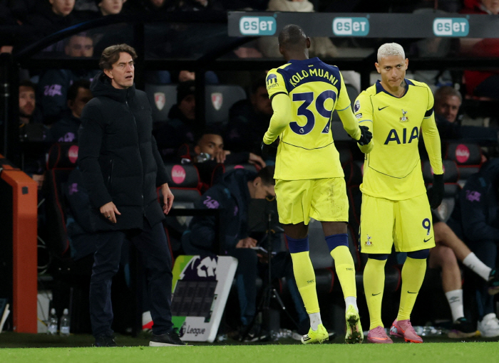 Frank is a spy? Controversy over the use of the Arsenal Cup during the ...