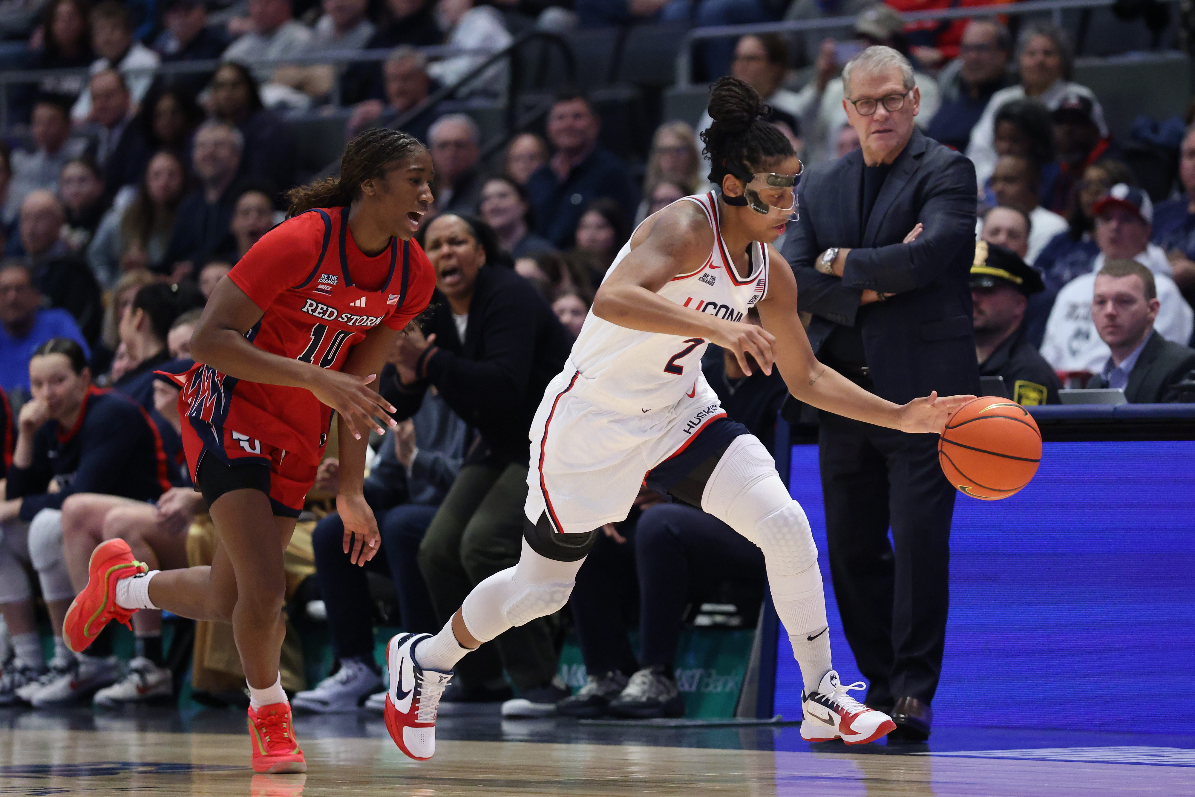 UConn women’s basketball runs past St. John’s, 88-43