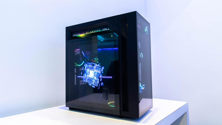 I caught a glimpse of the holographic future in this wild Asus ROG ...