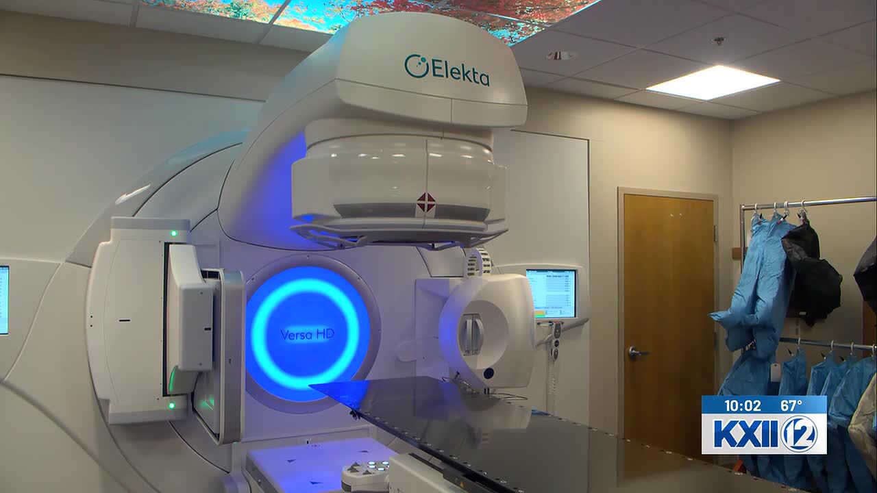 Mercy Hospital in Ada unveils new high-tech radiation machine