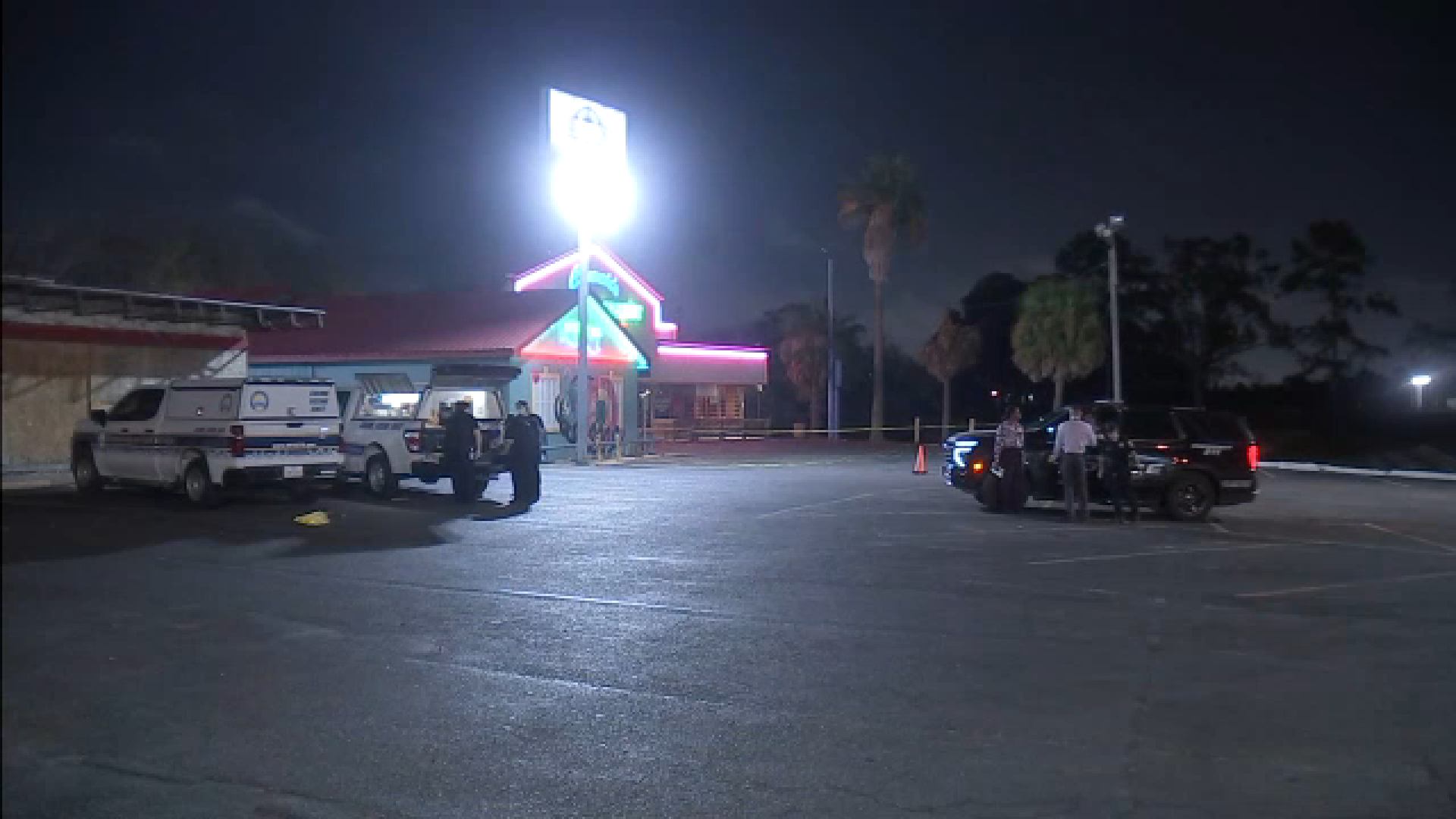 Security guard shot to death at restaurant in east Houston, police say