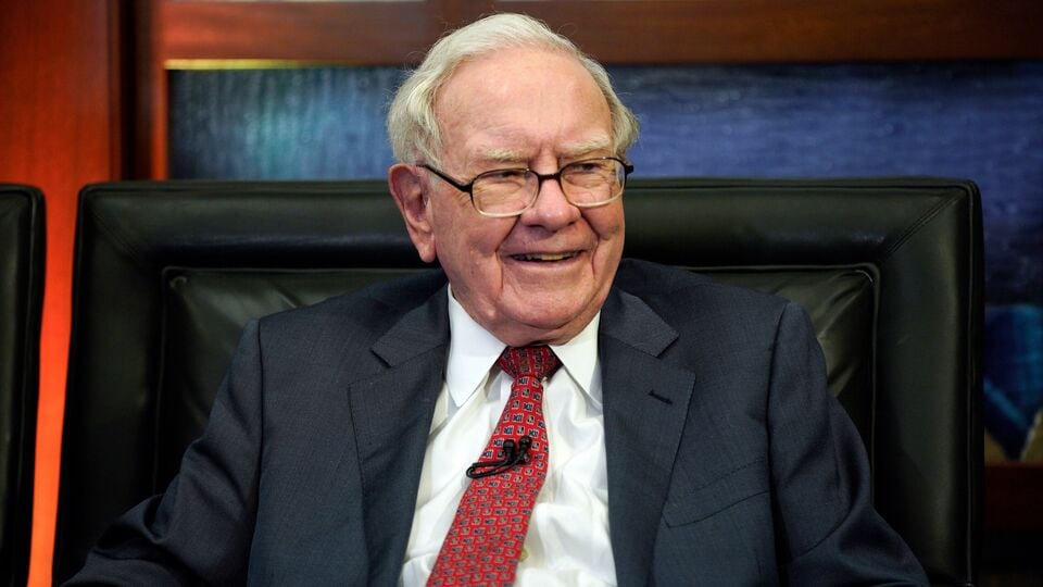 Warren Buffett retires, his lessons don't–what would he buy in India today?