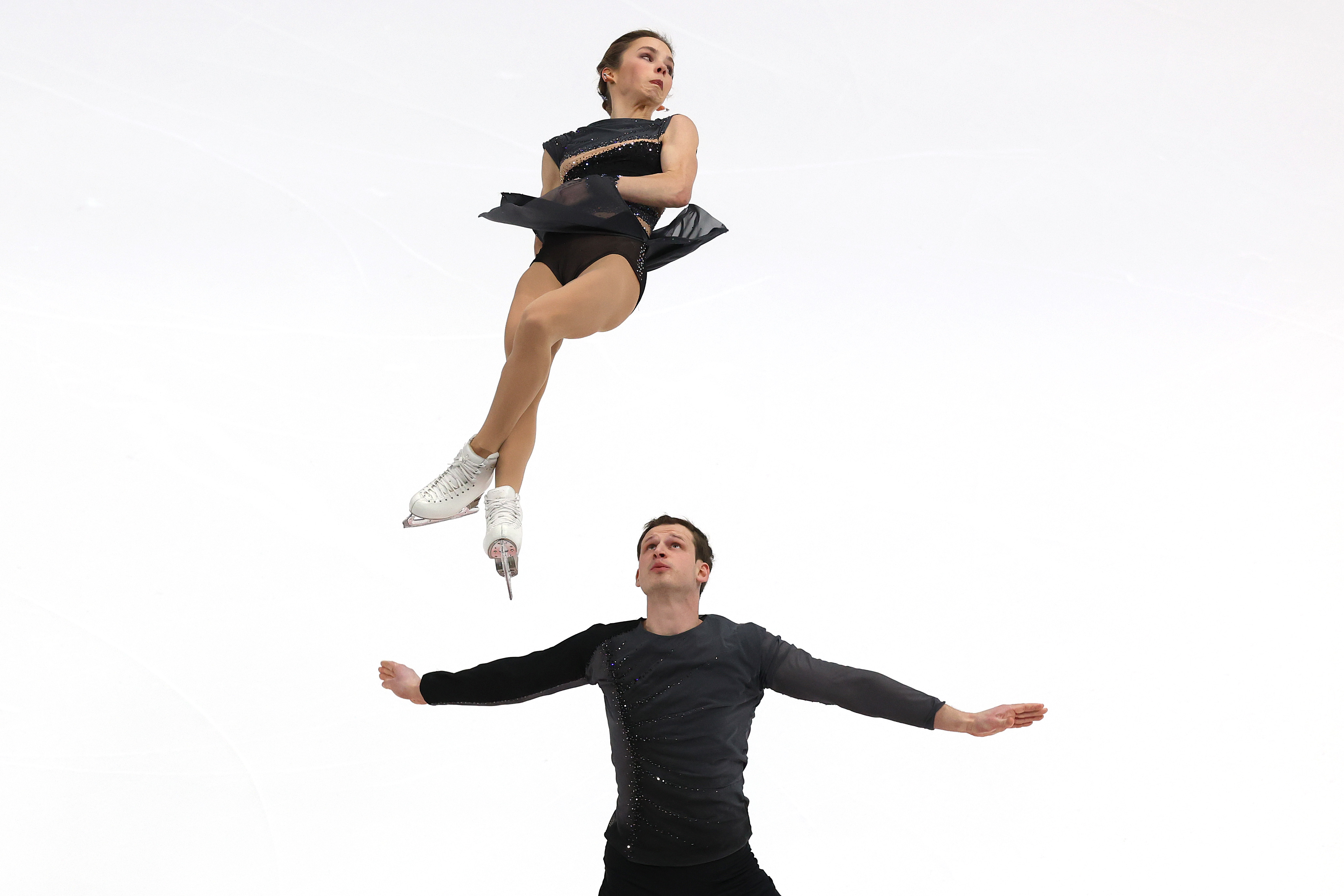 The skater who needs citizenship by Sunday to help the US to Olympic gold