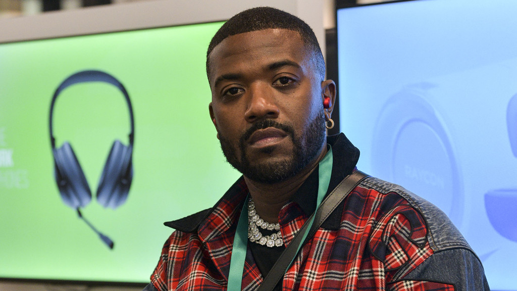 Ray J hospitalised for severe pneumonia - report