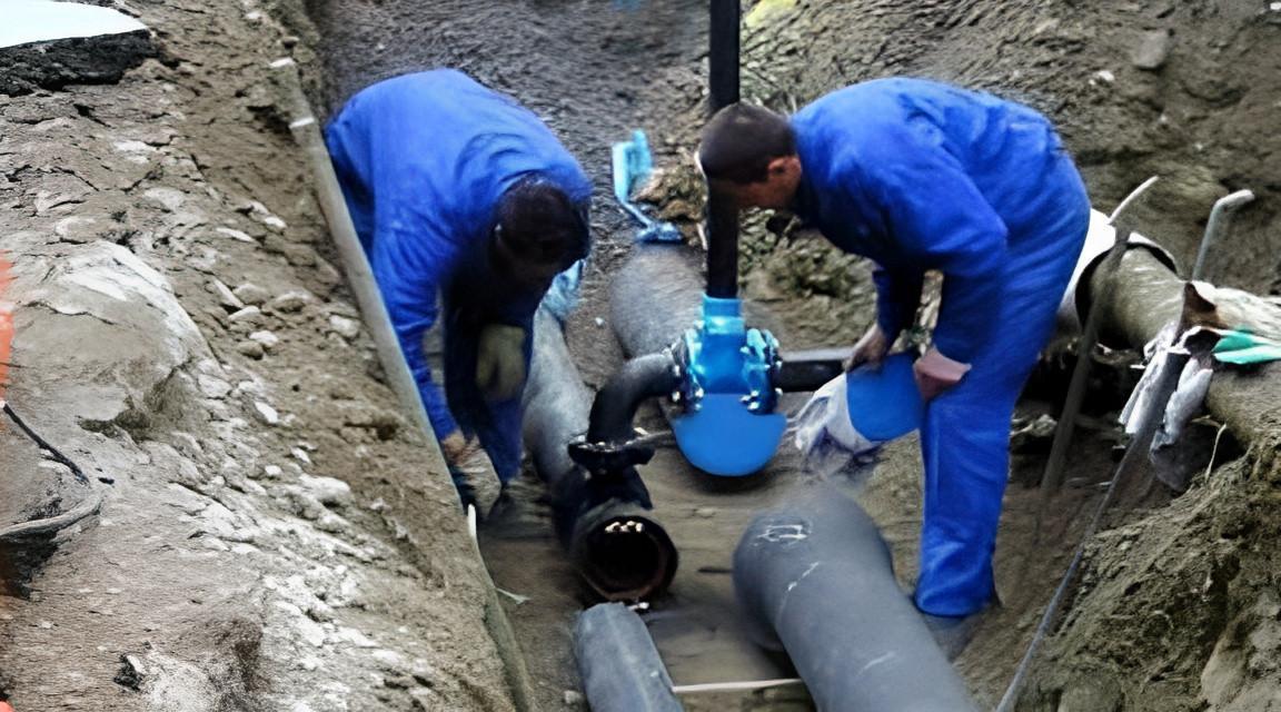 Interventi alla condotta rotta, rubinetti dell’acqua chiusi di notte