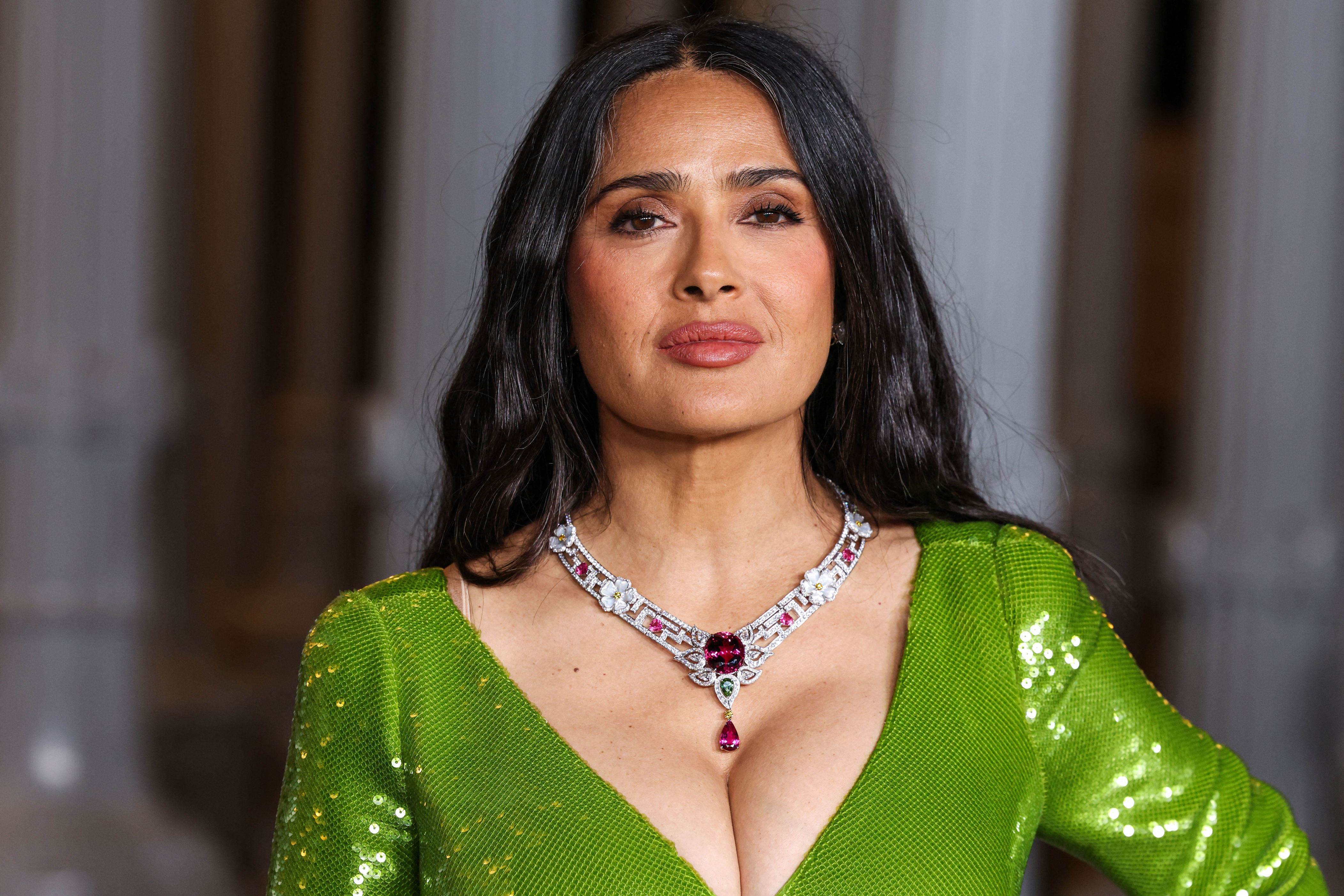 Waarom Salma Hayek haar gezicht ’s ochtends nooit wast
