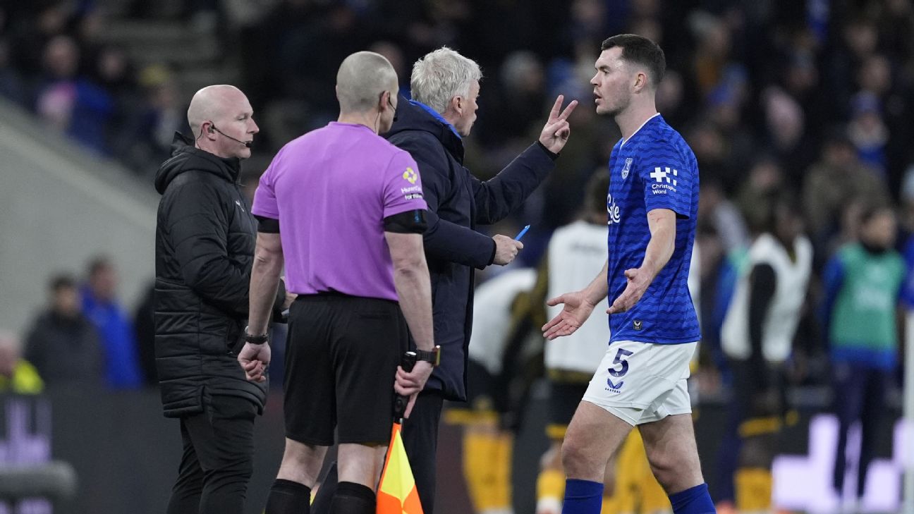 David Moyes slams Michael Keane red in 9-man Everton draw