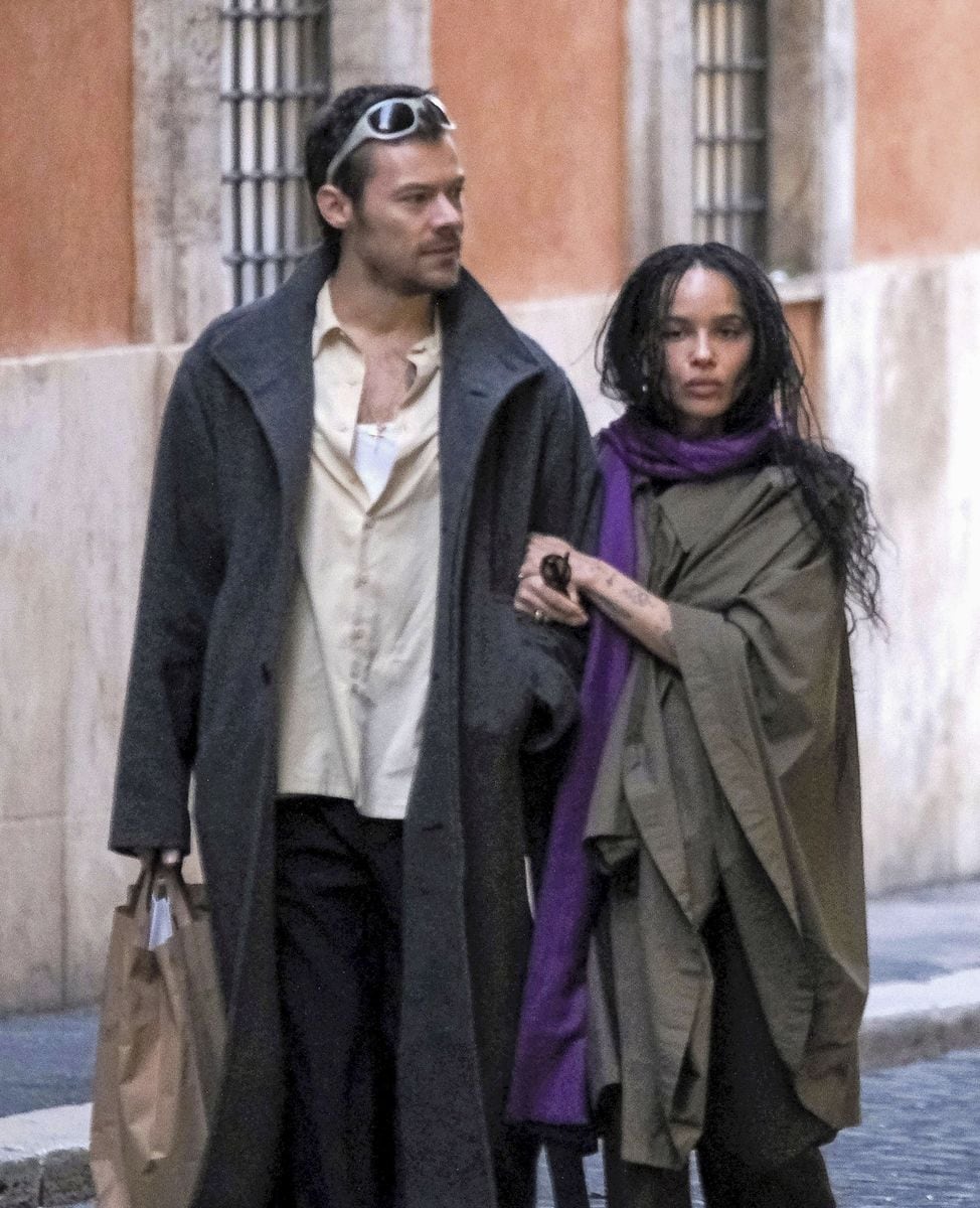 Lenny Kravitz is said to be a big fan of Zoë Kravitz’s romance with ...