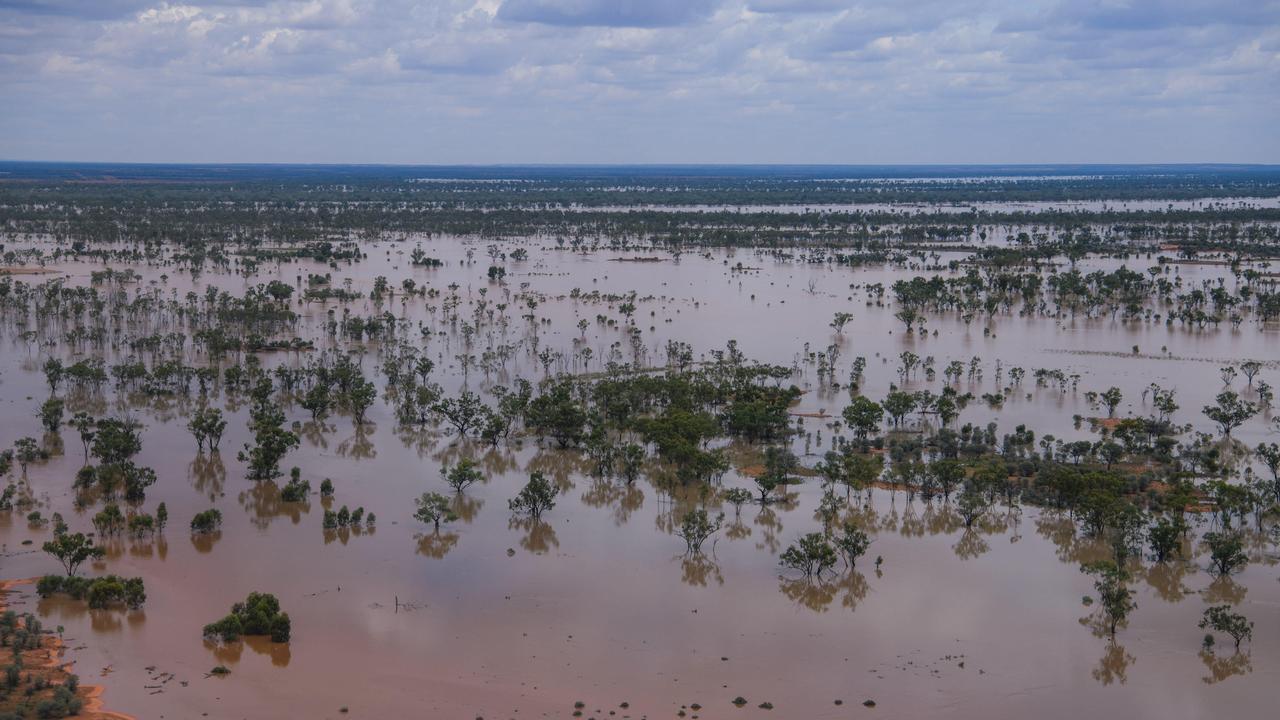 Few claims coming for Qld floods, as Katter wants dams