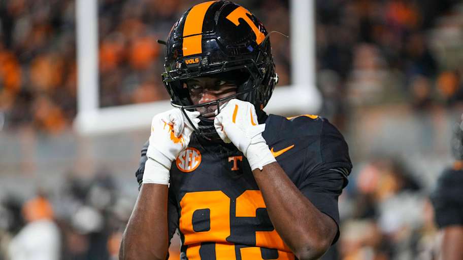 Tennessee football wide receiver enters the transfer portal