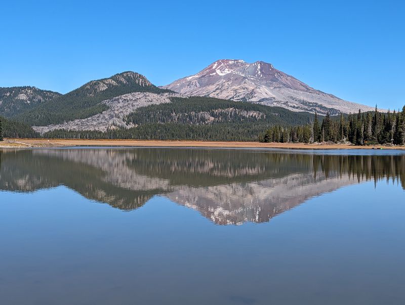 10 Oregon lakes and rivers that attract visitors looking for peaceful ...