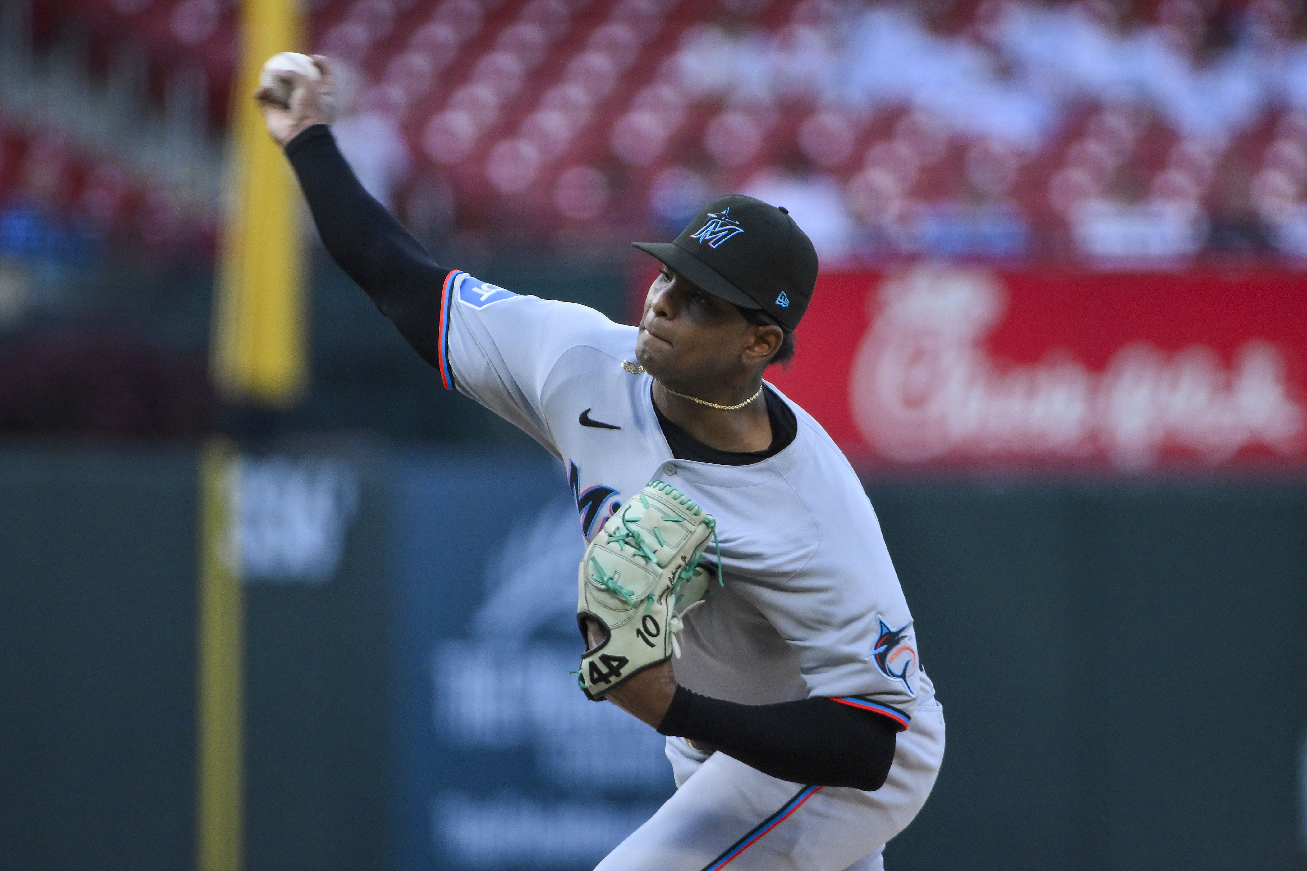 St. Louis Cardinals rival loading up – Cubs trade for Cabrera