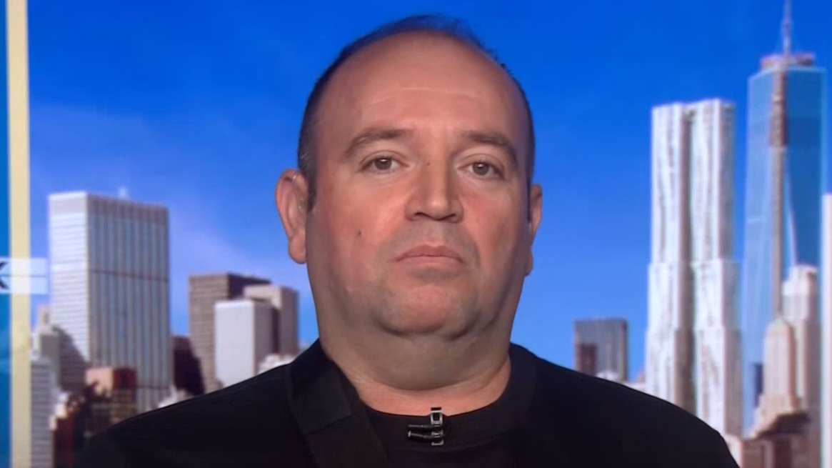 Bondi terror attack hero recounts his story in front of millions