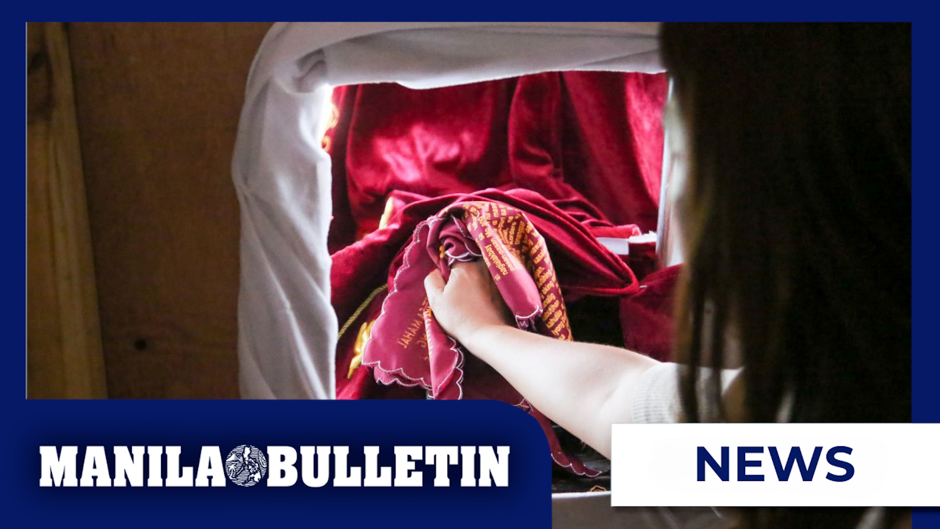 Devotees line up for 'Pahalik' at Quirino Grandstand