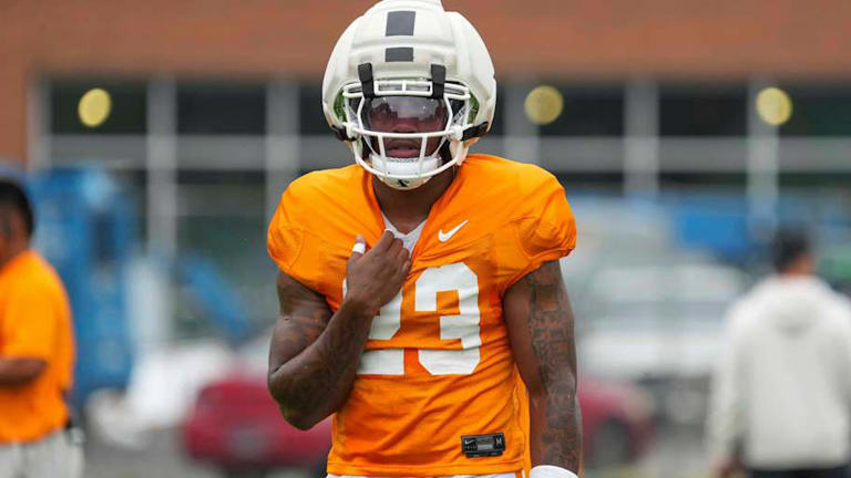Tennessee football DB transfer Boo Carter visits the Vols rival