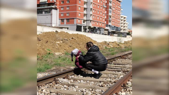 Refresque o ursinho sujo com cuidado