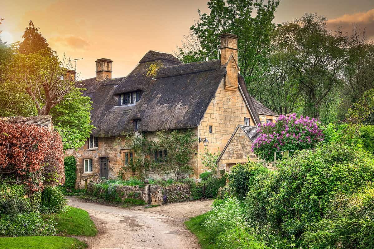 17 romantic things to do in the Cotswolds for a charming couples getaway