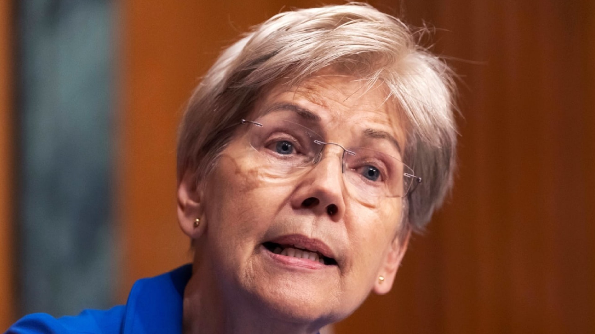 'No one is safer': Sen. Elizabeth Warren sounds alarm on Minnesota ICE ...