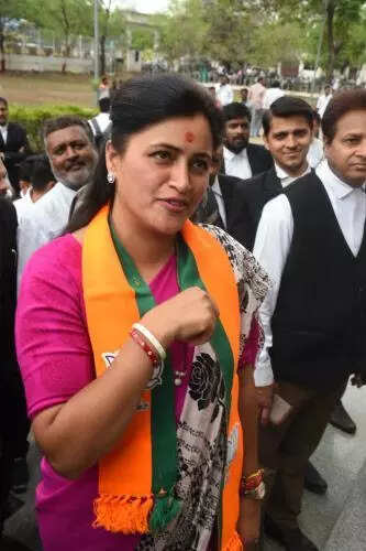 Mumbai court discharges BJP leader Navneet Rana in caste certificate case