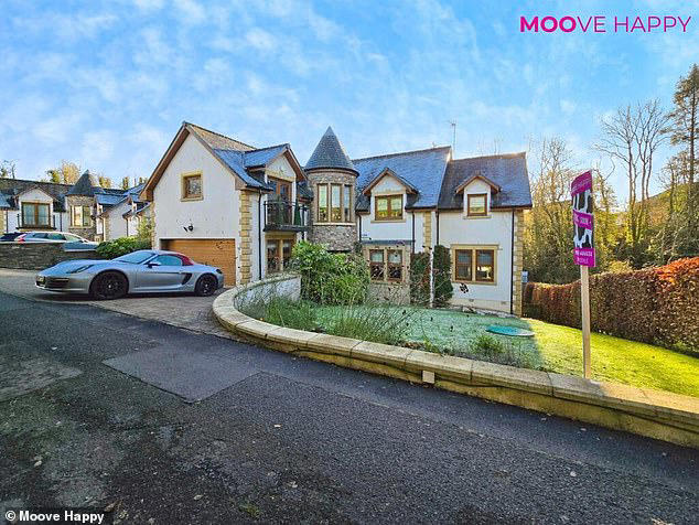 Rightmove's most-viewed homes on Boxing Day, from £2.5m Croydon home to ...