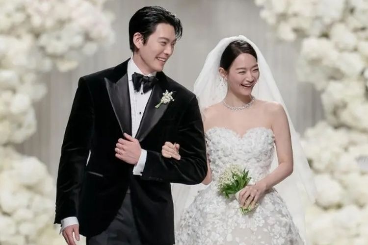 Shin Min Ah dan Kim Woo Bin dikabarkan Berbulan Madu, Agensi Konfirmasi