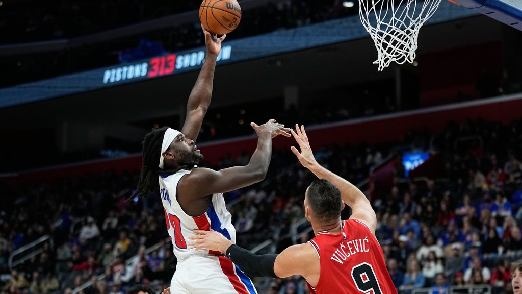 Stewart scores career-high 31 points to lead Pistons past Bulls, 108-93