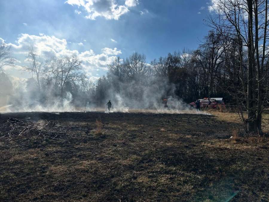 Photos: Firefighters keep brush fire from spreading to Prince George homes