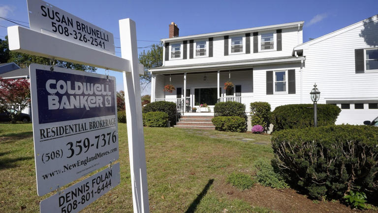 Trump administration seeks to restrict Wall Street firms' home purchases