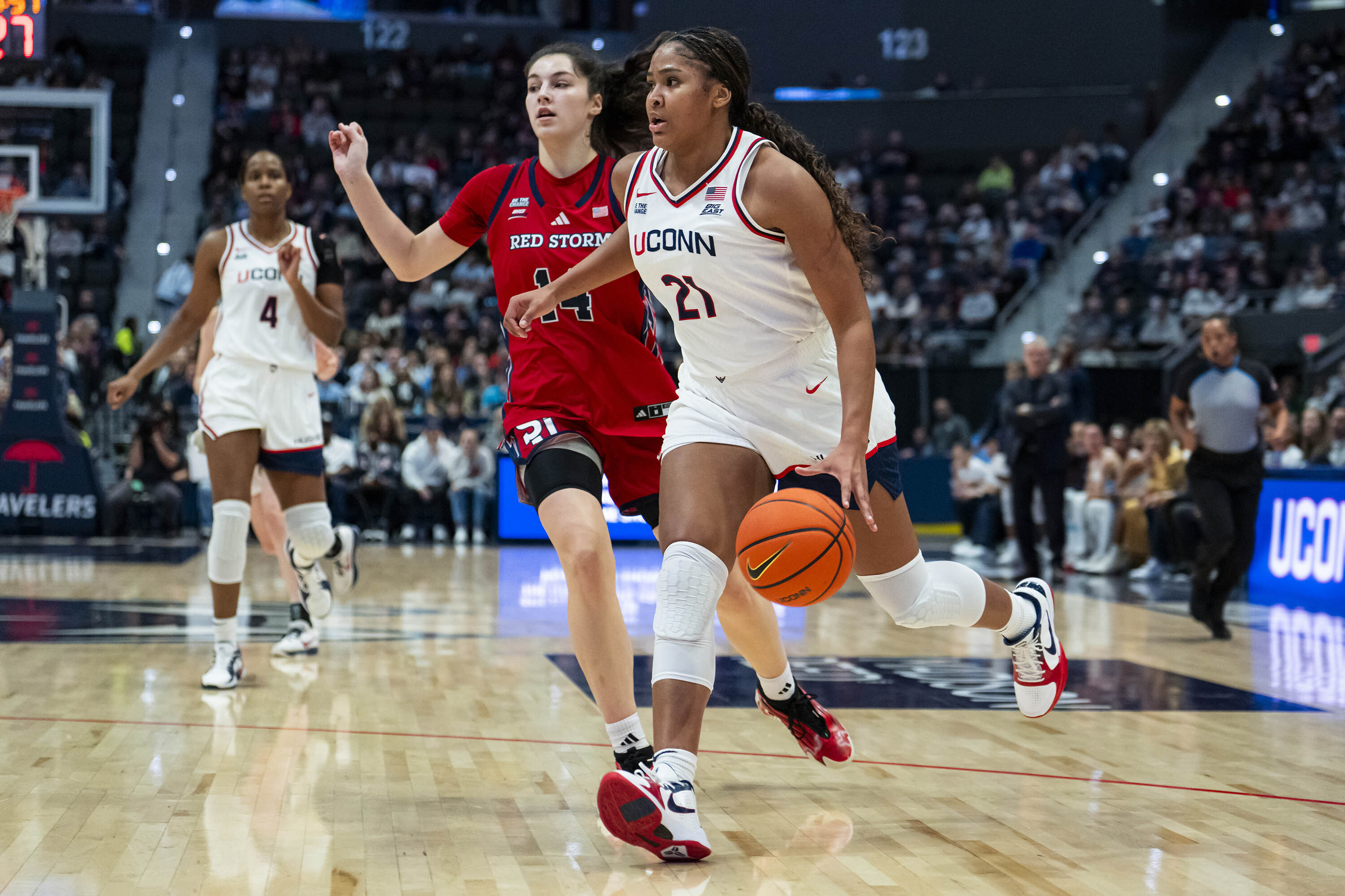 UConn women’s basketball dismantles St. John’s, 88-43