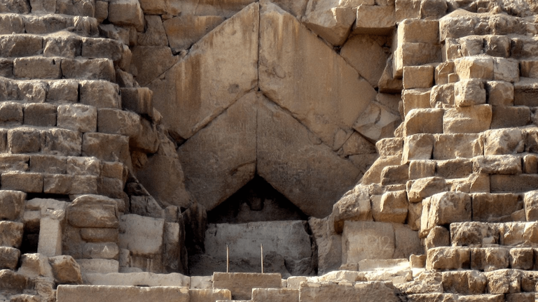 Archeologists Make Major Find Inside the Great Pyramid That Rewrites ...