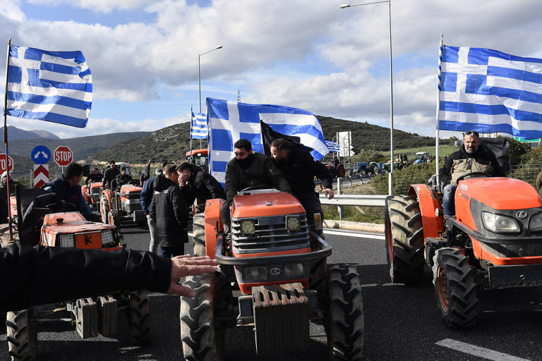 Αγρότες: «Σφραγίζουν» από σήμερα με μπλόκα εθνικές οδούς και τελωνεία ...