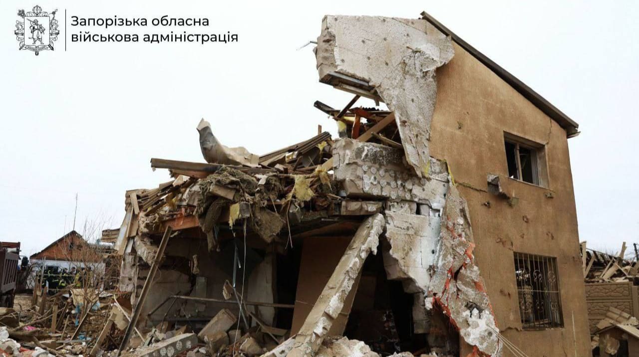 Russian attacks on Kherson and Zaporizhzhia oblasts kill 3, injure 7