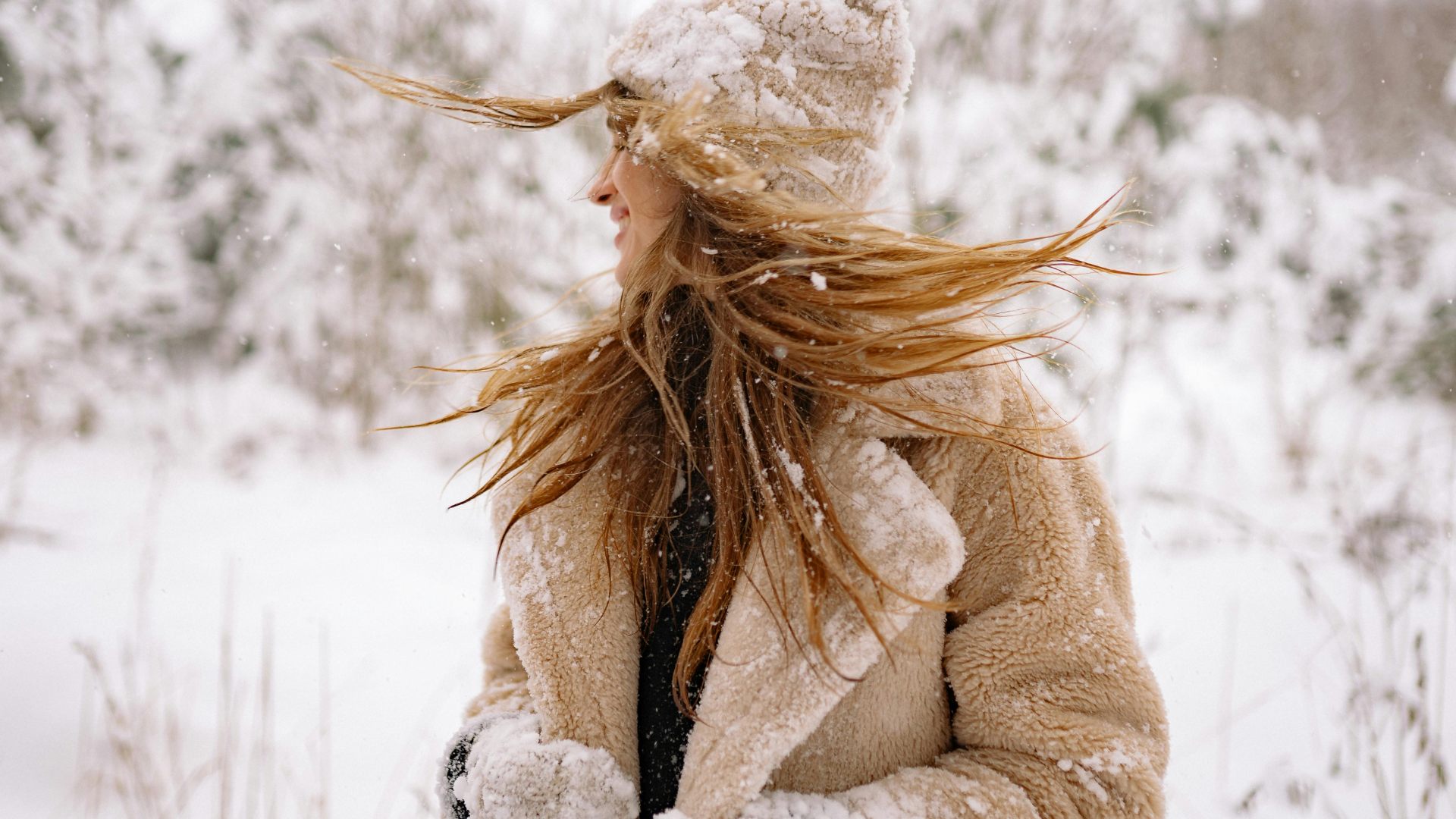 Going out in the snow: you'll love this anti-frizz tip