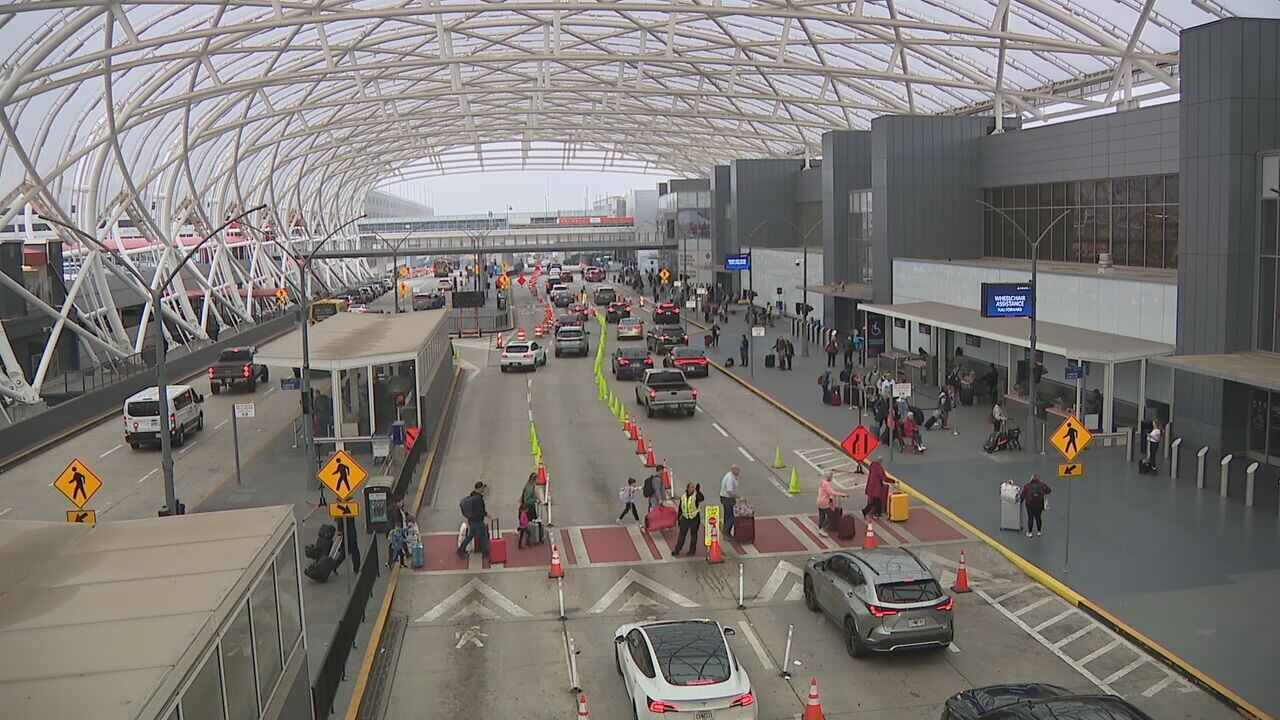 Man in wheelchair says he was left on the curb at Atlanta airport ...