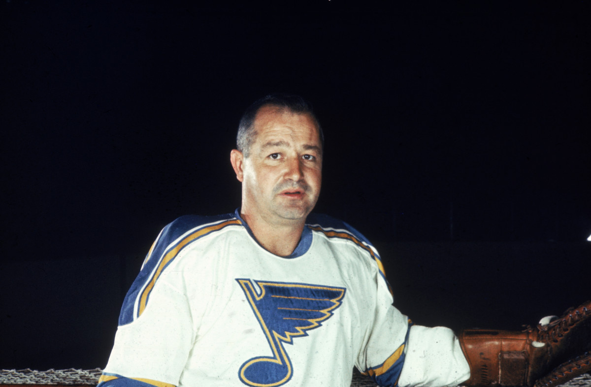 Glenn Hall, Hockey Hall of Famer and legendary goalie, dies at 94