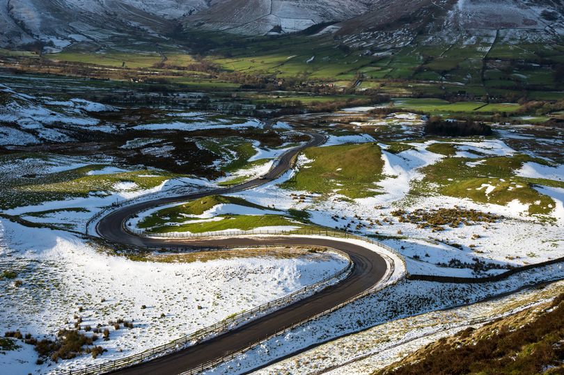 'Magical' winter walk offers breathtaking views of snow-covered hills ...