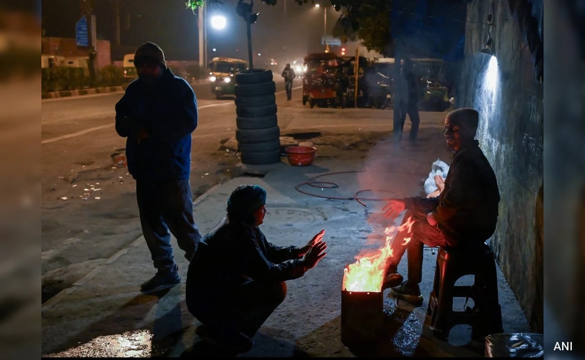 Delhi wakes up to chilling 5.8 degrees Celsius, 3rd lowest this season