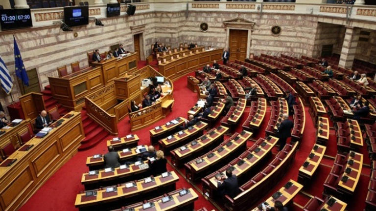 Βουλή: Εγκρίθηκε, κατά πλειοψηφία, ο νέος «Χάρτης μετάβασης των Ενόπλων ...