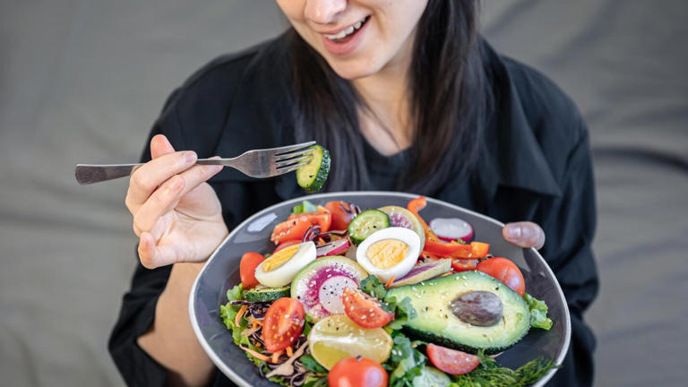 Do women need more protein in diet than men?