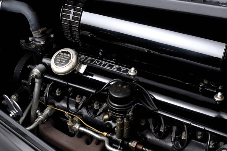 À l'intérieur de la magnifique Bentley R-type Continental