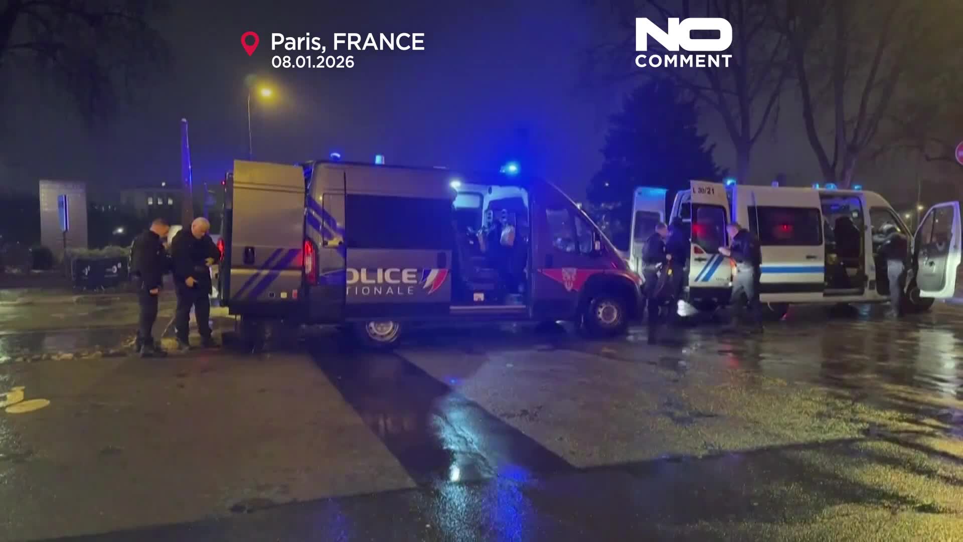 Agricoltori francesi protestano a Parigi contro l'accordo UE-Mercosur ...