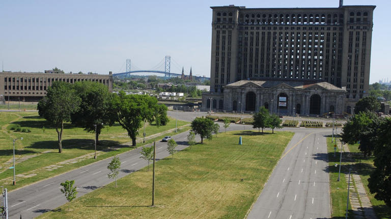 Ford Performance hints at a mystery high-performance sports car debuting Jan. 15